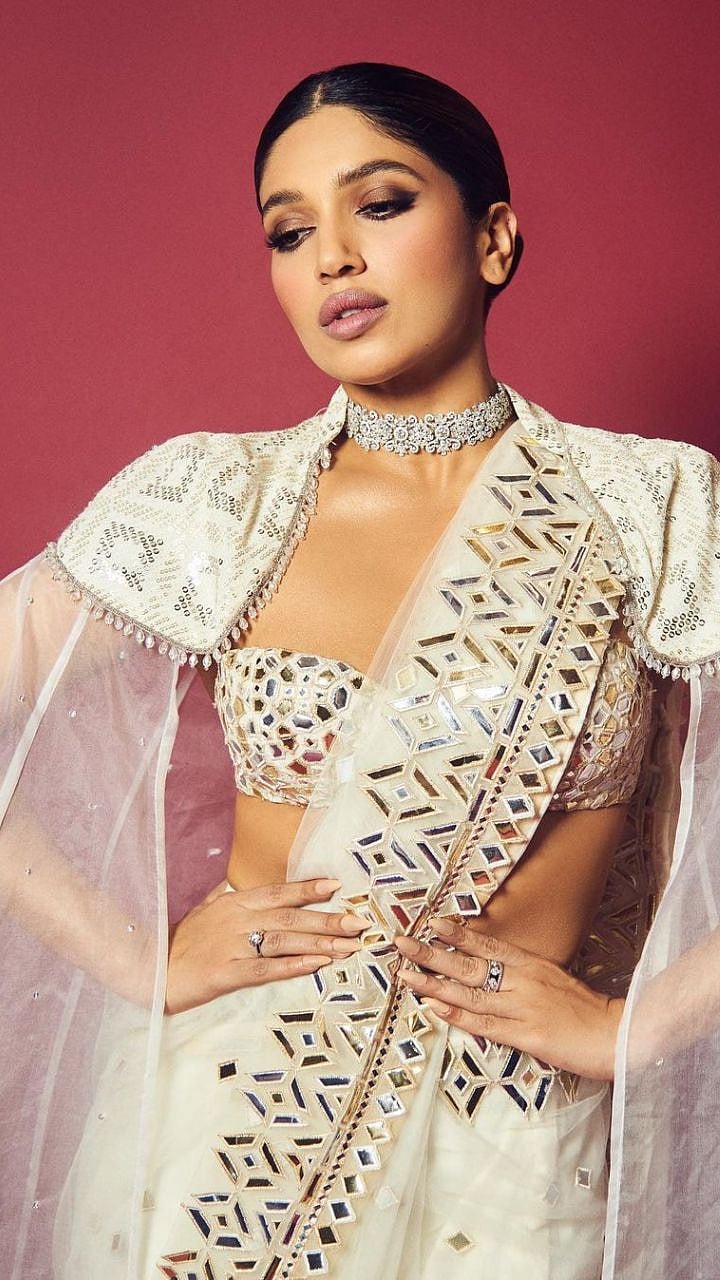 Bhumi Pednekar: डिझायनर साडी अन् किलर पोझ! भूमी पेडणेकरचा 'कहर' लूक ...
