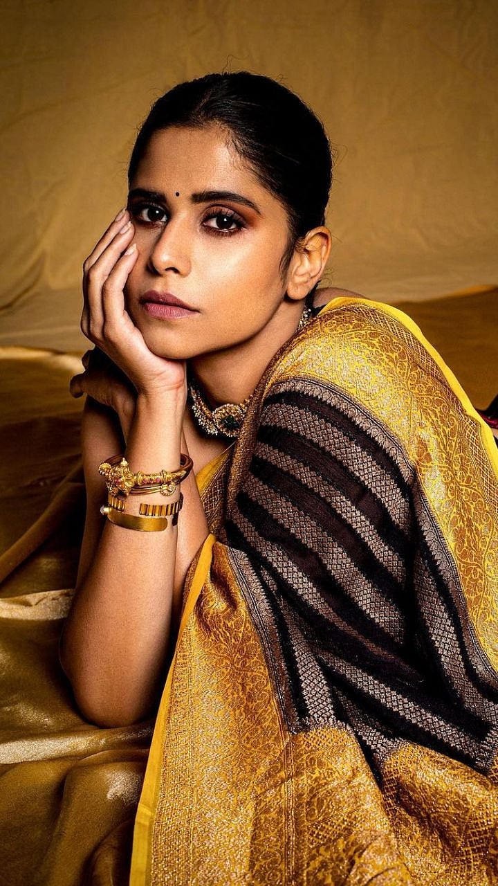 बाई गं, उकाडा खूप वाढतोय गं, असे फोटो नको टाकू गं... | marathi actress ...