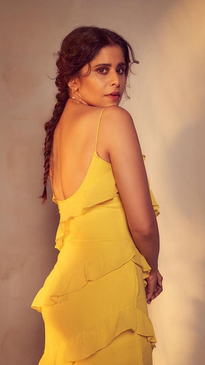 Sai Tamhankar: सई ताम्हणकरचा हटके अंदाज एकदा पाहाच!