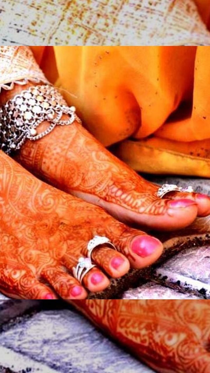Toe Ring Ritual: नवीन नवरीच्या पायात चांदीची जोडवी का घालतात?|hindu ...