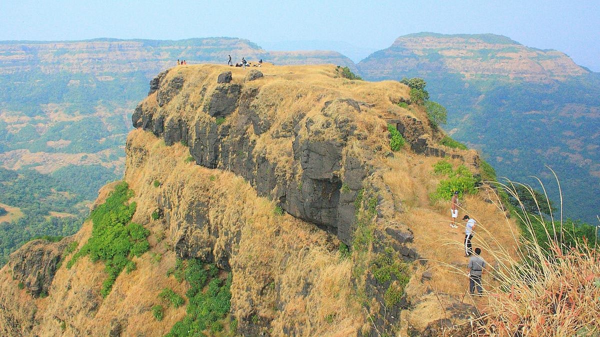 Satara News I दूर्गप्रेमींनाे ! वासोटा किल्ला आजपासून पर्यटनासाठी बंद ...