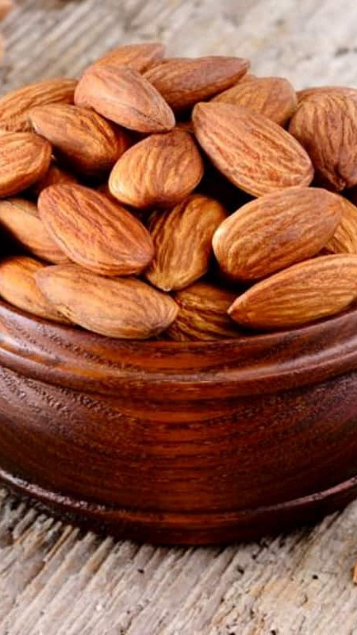 Almond Benefits : बदाम खाण्याची योग्य पद्धत कोणती?