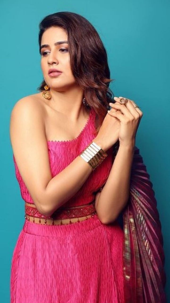 Vaidehi Parashurami: तुझ्याकडं पाहिलं अन् तुझ्यातच गुंतलो | marathi ...