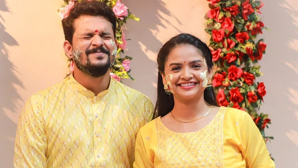 Isha Anish Mehndi Ceremony: इशा आणि अनिशच्या हळदीचे सुंदर फोटो पाहिले ...