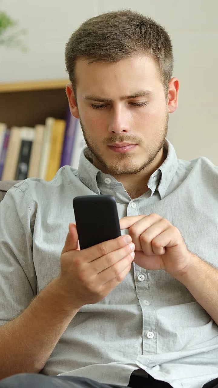 Tech Tips: 'या' ५ गोष्टी दिसल्यास सावधान, तुमचा फोन हॅक होऊ शकतो| how ...