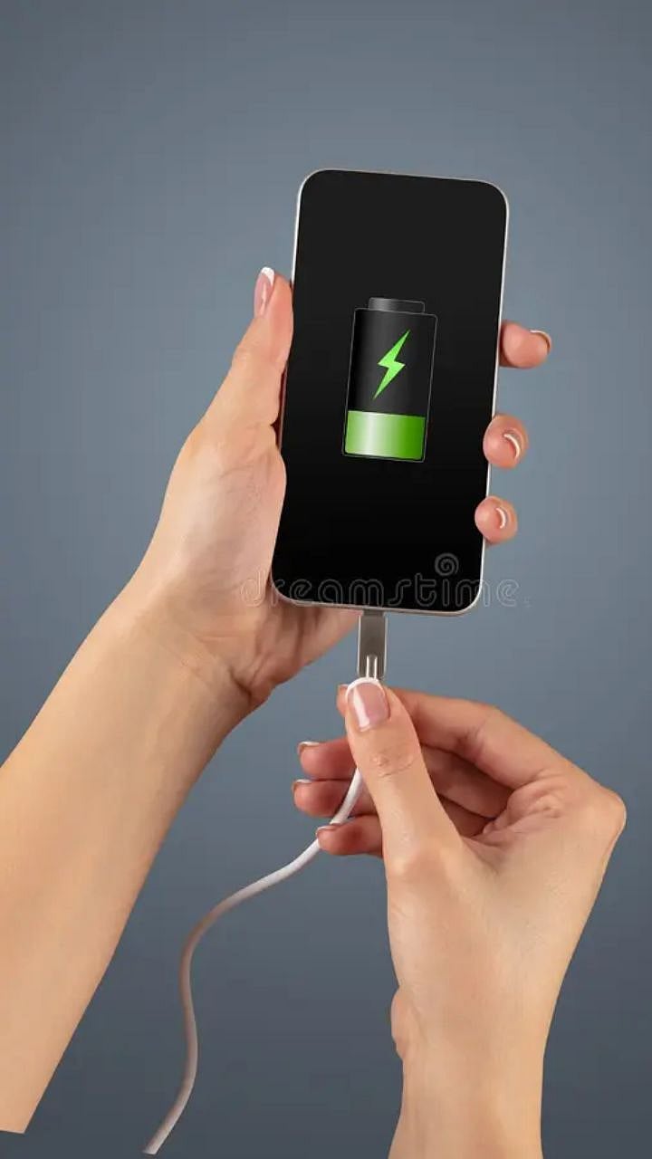 Mobile Battery Charging | मोबाईल फोन कधी चार्ज करावा? - how to charge ...