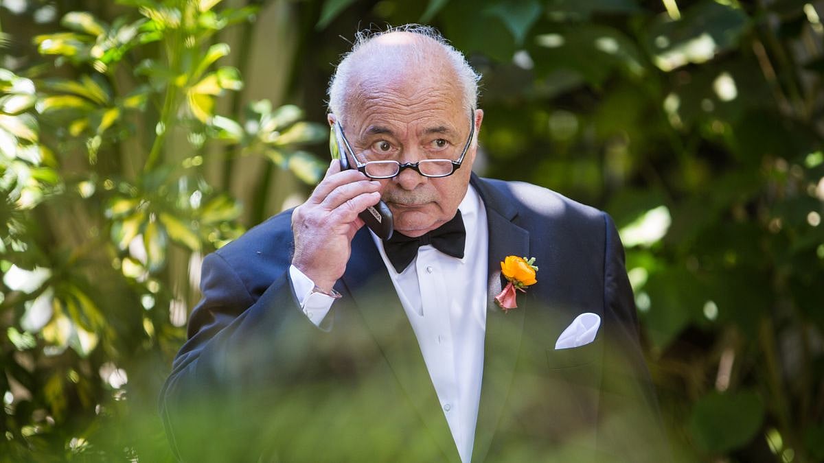 Burt Young Death: हॉलिवूडवर शोककळा! 'रॉकी' फेम अभिनेत्याचं निधन ...