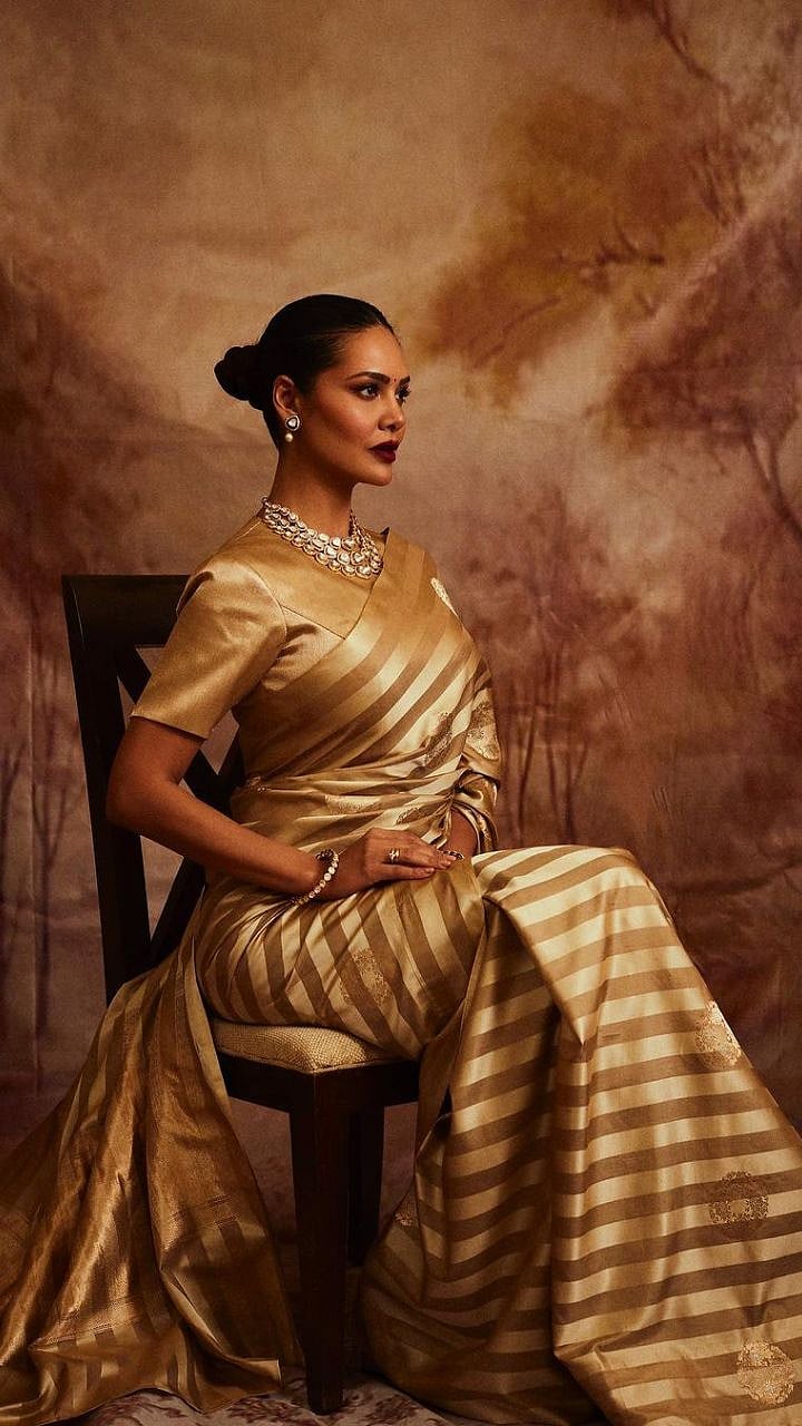 Esha Gupta: बोल्ड इशाचा रॉयल अवतार; हटके लूकने वेधले लक्ष! | Bollywood ...