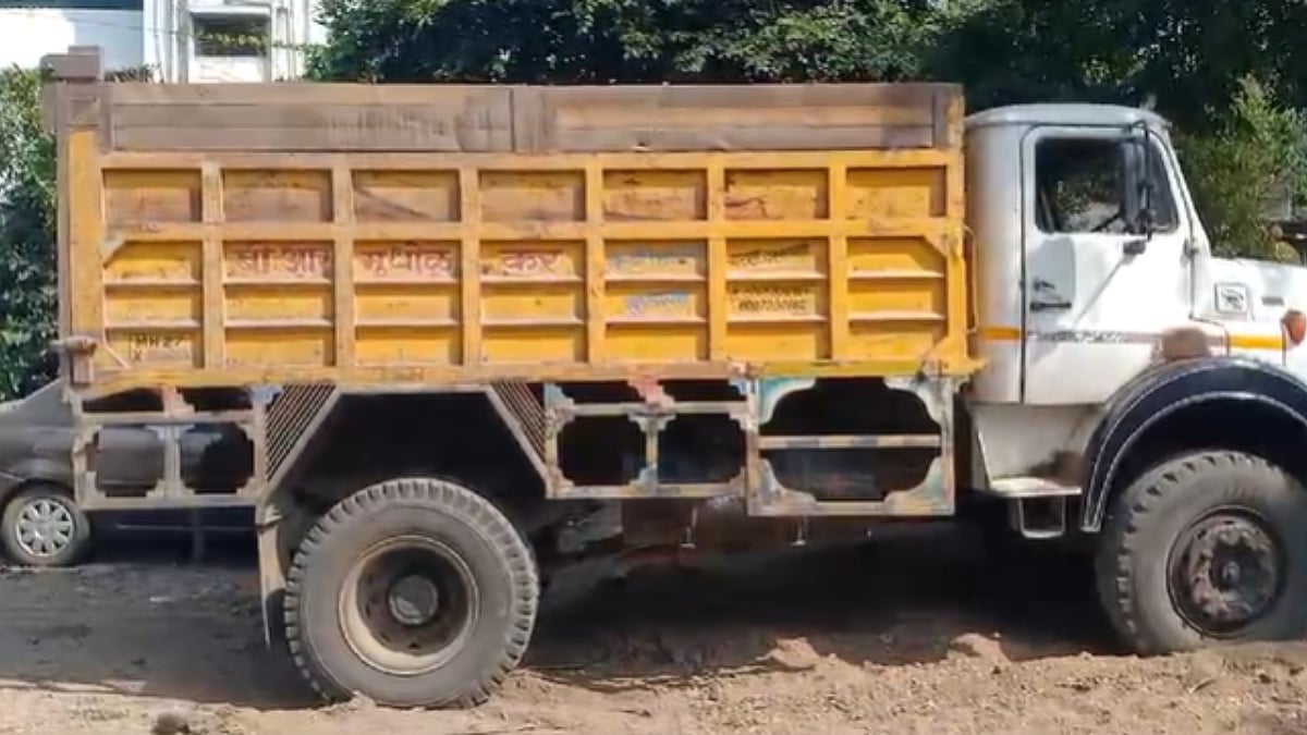 Amravati Accident News: ट्रक अन् दुचाकीचा भीषण अपघात; पायावर चाक ...