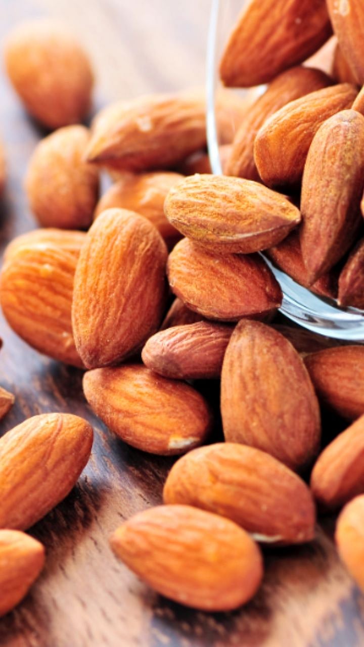 Almond Benefits | वयानुसार खा बदाम, मिळतील आश्चर्यकारक फायदे! - Almond ...