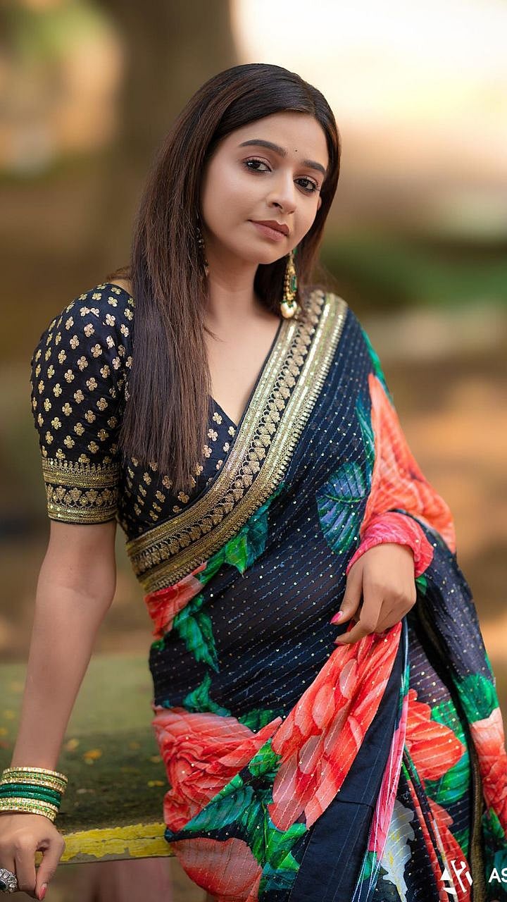 Divya Ganesan: रूप सजलया, प्रेमात रंगून गेलया...