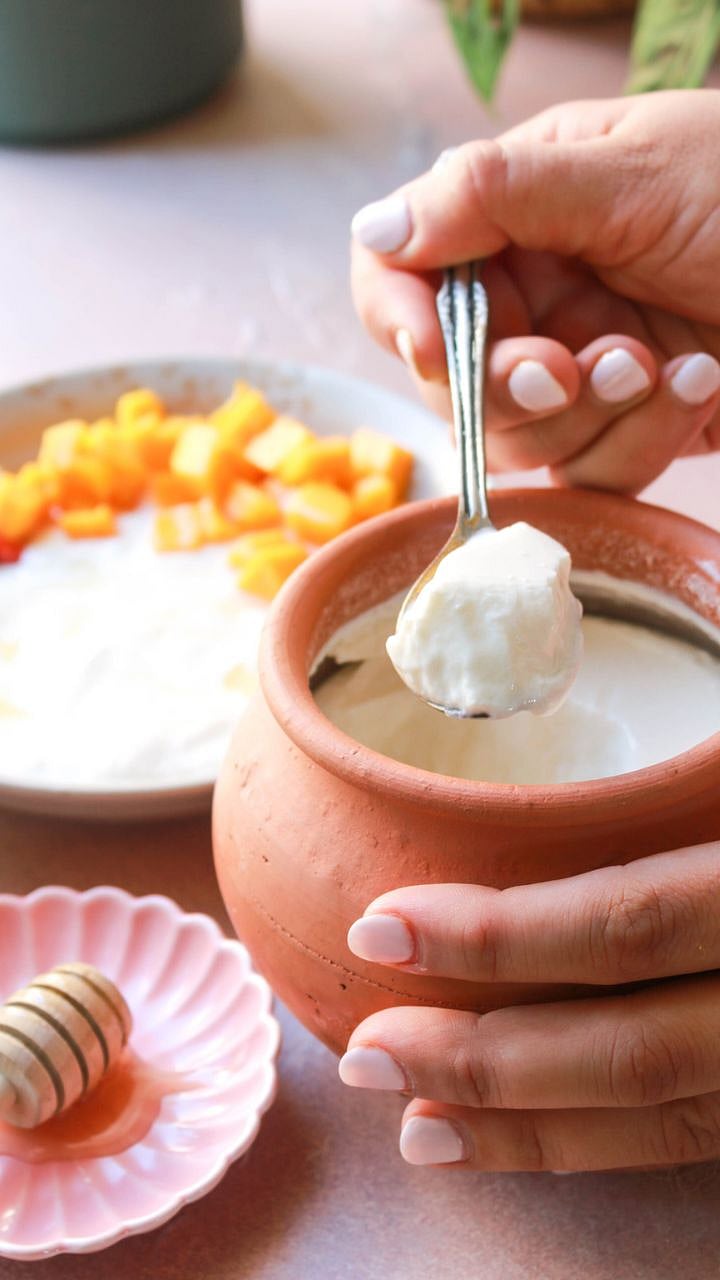 Curd Eating | दह्यात मीठ टाकून खाणे योग्य आहे का? - Is it ok to eat ...