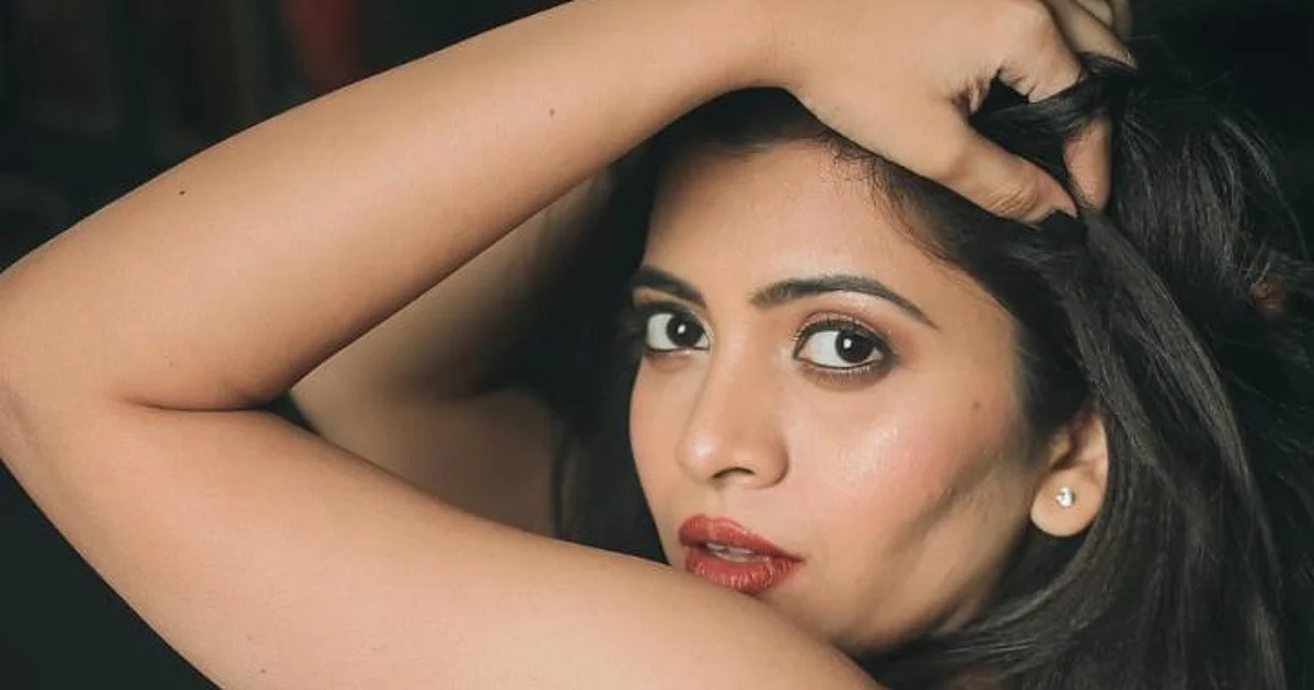 ख्रिसमस सेलिब्रेशनला Ruchira Jadhavच्या अदांनी फॅन्स तिच्यावर फिदा ... ख्रिसमस सेलिब्रेशनला Ruchira Jadhavच्या अदांनी फॅन्स तिच्यावर फिदा ...