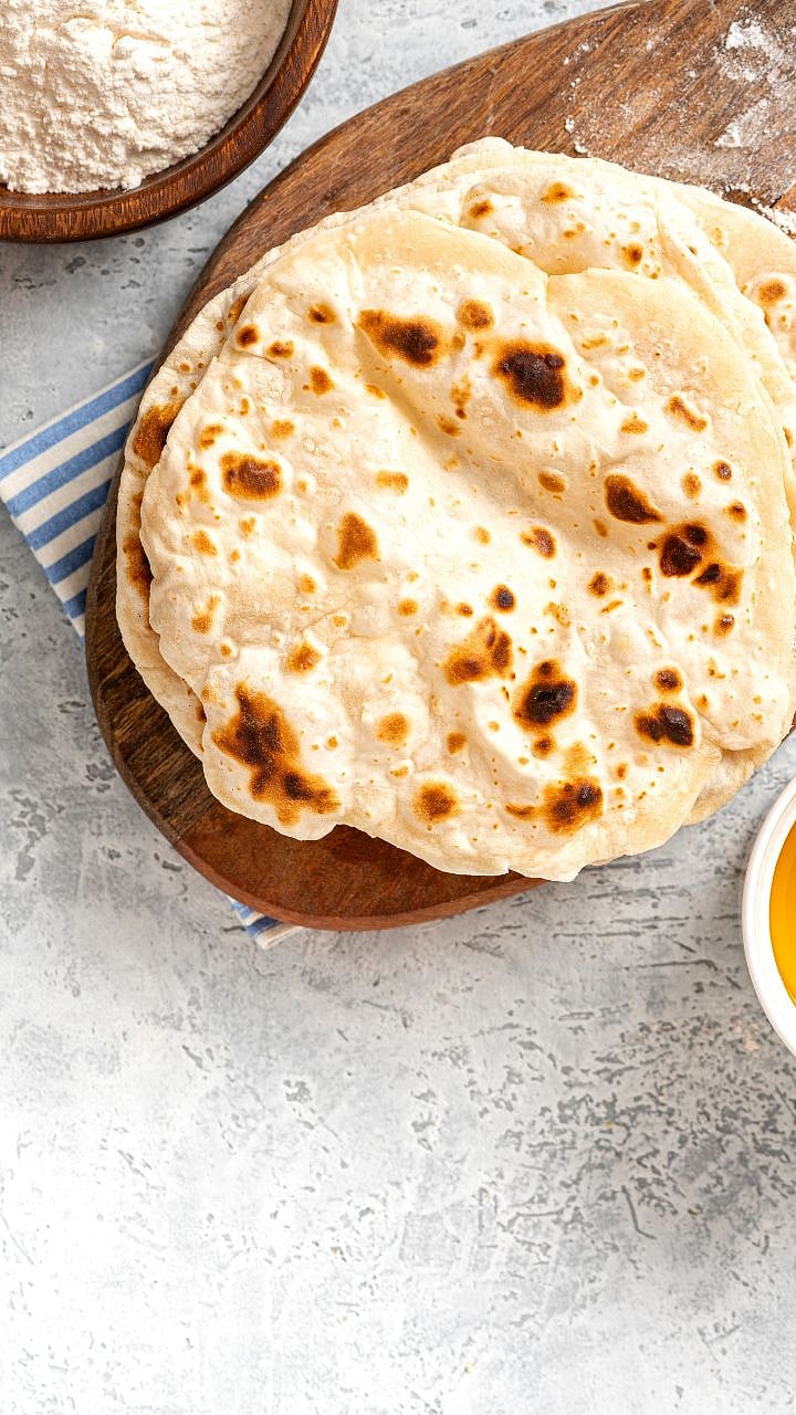 Eating roti at Night : रात्री जेवणात चपाती का खाऊ नये?