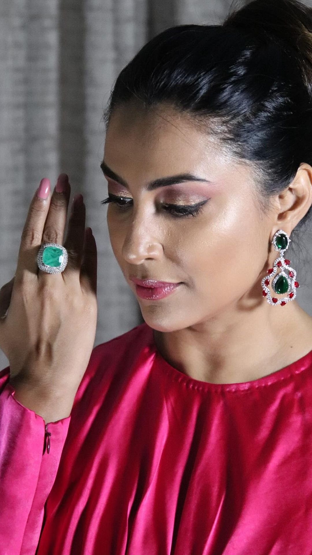 Kranti Redkar: क्रांतीचा 'गुलाबी' अंदाज पाहिलात का?|actress kranti ...