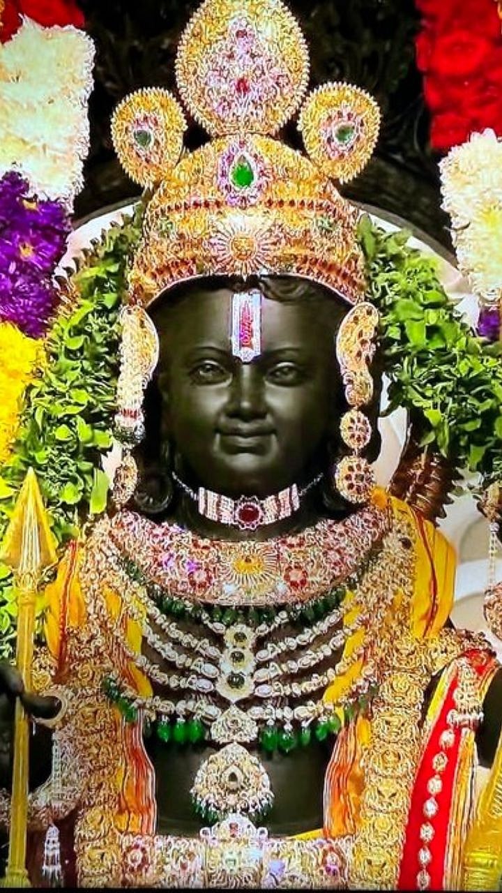 Ramlala First Photo: जय सियाराम! प्रभू श्रीराम अयोध्येत विराजमान; पाहा ...