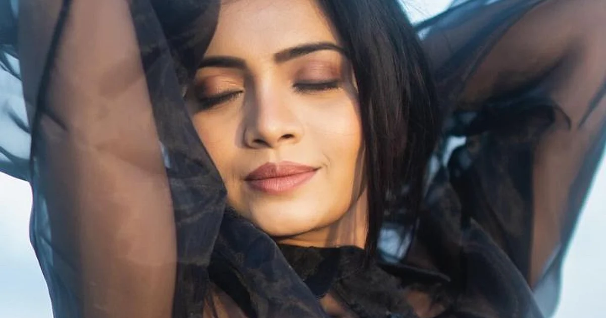 Ruchira Jadhav: ब्लॅक ब्यूटी! 'बिग बॉस' फेम रुचिराचा स्टायलिश अदांवर ... Ruchira Jadhav: ब्लॅक ब्यूटी! 'बिग बॉस' फेम रुचिराचा स्टायलिश अदांवर ...