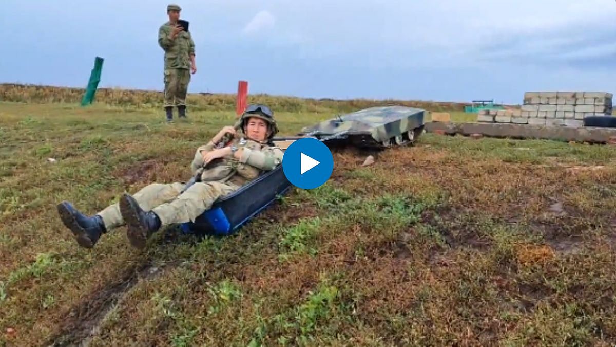 Russian Robot VIDEO: रशियाने तयार केला खास रोबोट; युद्धक्षेत्रात ...