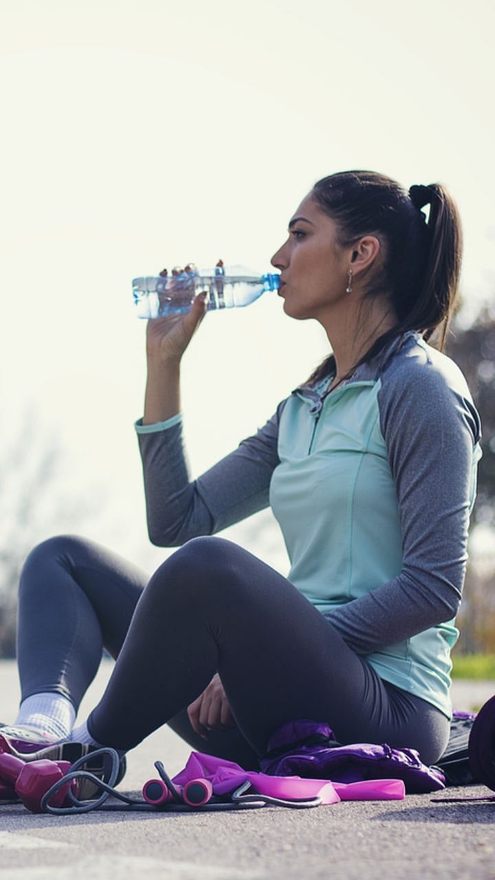 Winter Hydration: हिवाळ्यात शरीरात पाण्याची कमतरता का होते? |Winter ...