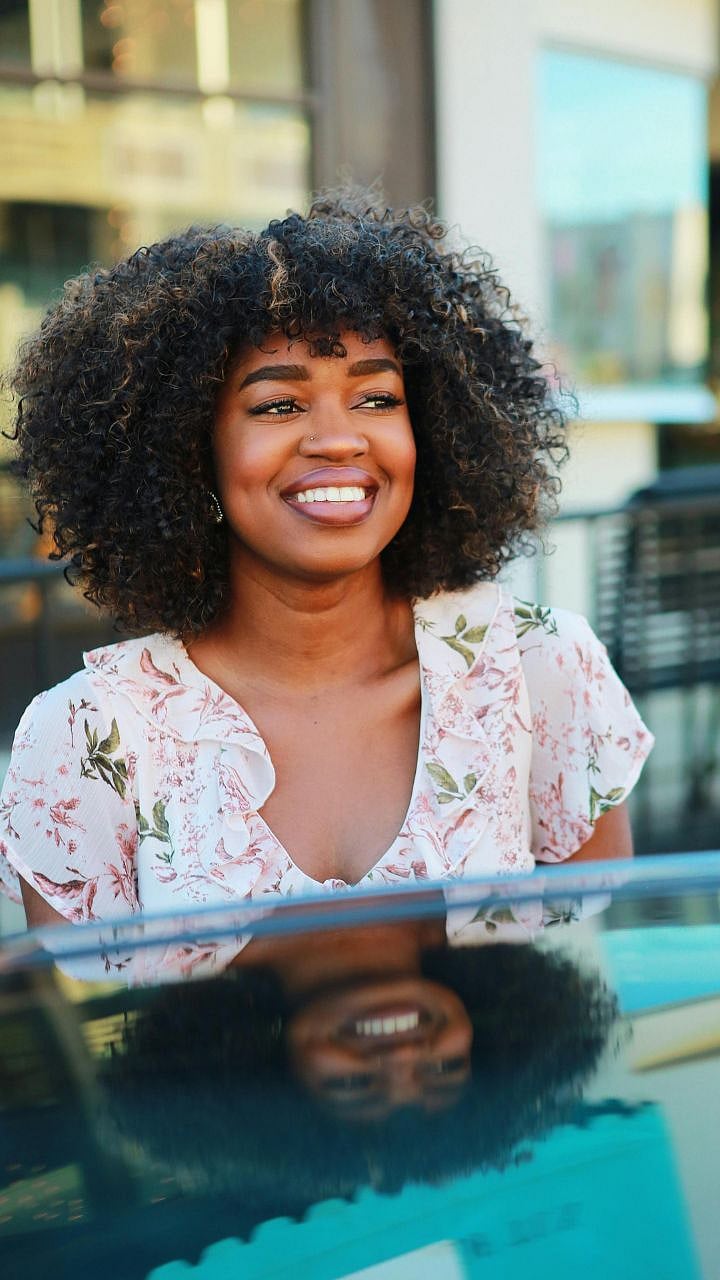 Dimples On Cheeks: गालावर खळी पडणारे लोक पार्टनरसाठी असतात |People Who ...