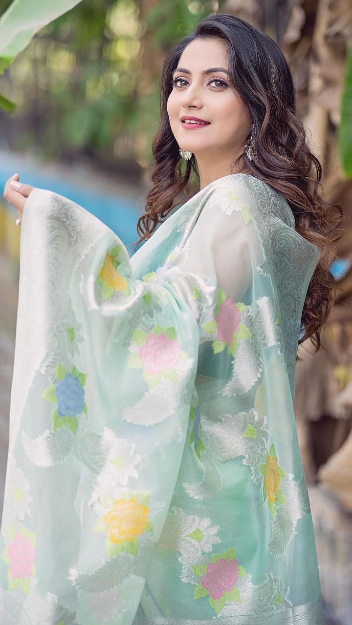 Namrata Pradhan | साडीत नम्रता दिसतेय मॉडेल लय भारी - marathi actress ...