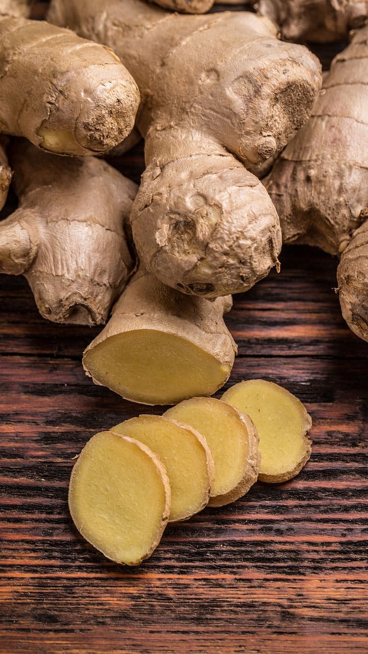 Ginger Benefits: आलं आरोग्यासाठी वरदान, फायदे वाचा