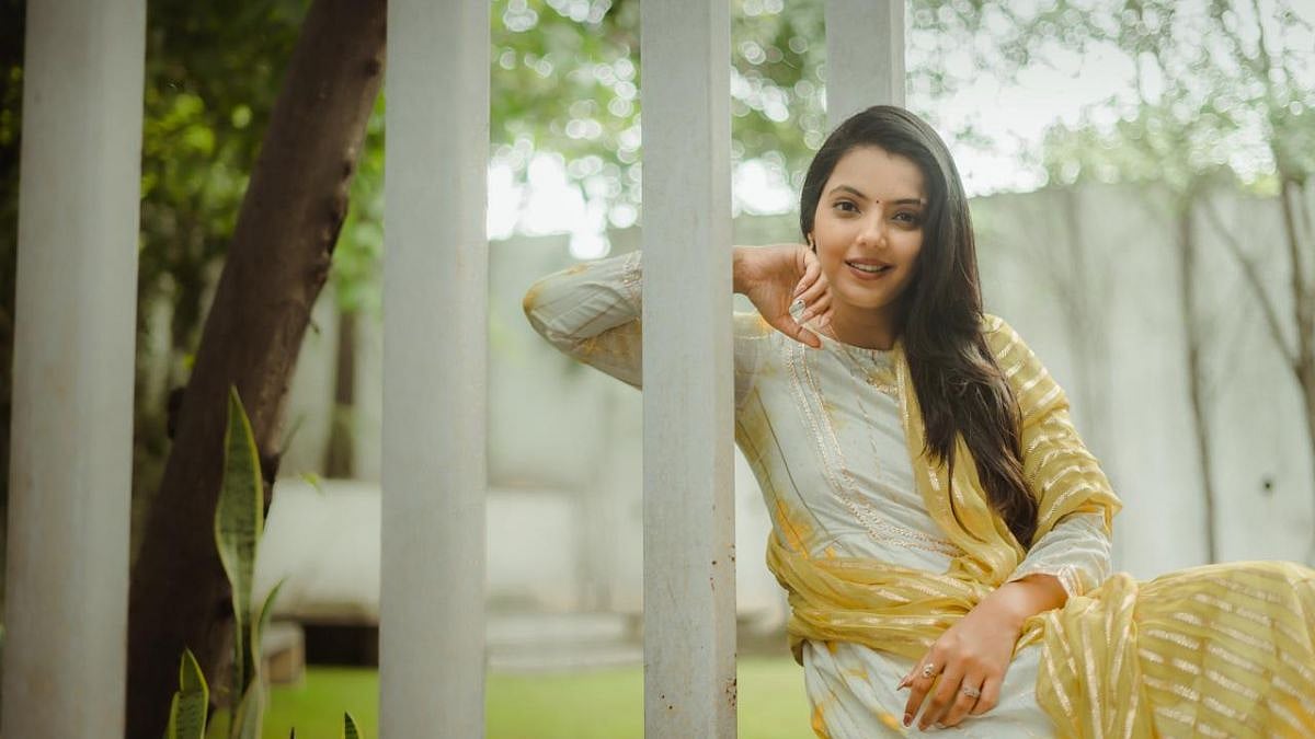 Valentine Song : 'तुमसे मिलु अपनी कहूं' गाणं तुमचं 'व्हॅलेंटाईन डे ...