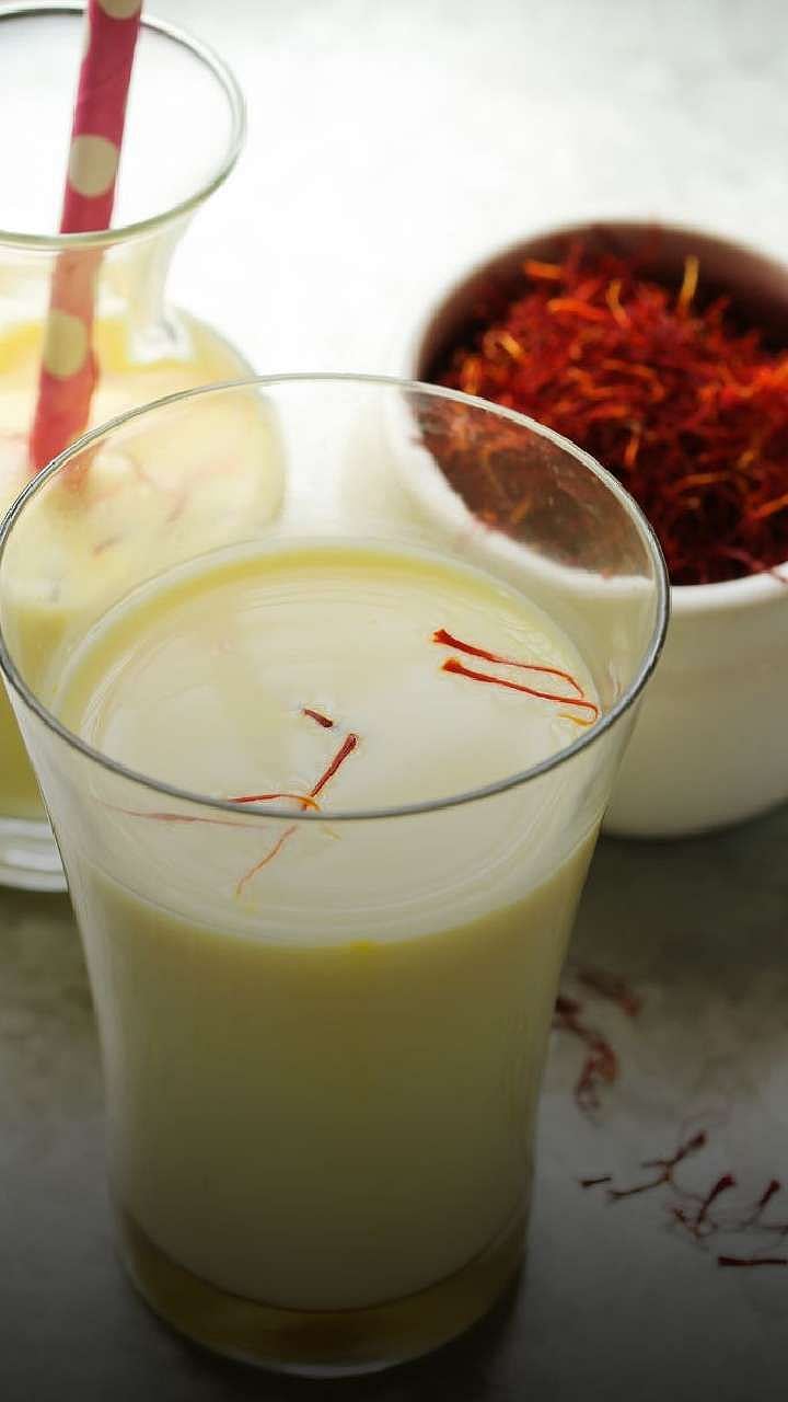 नियमित प्या Kesar Milk, शरीर राहील निरोगी व मजबूत