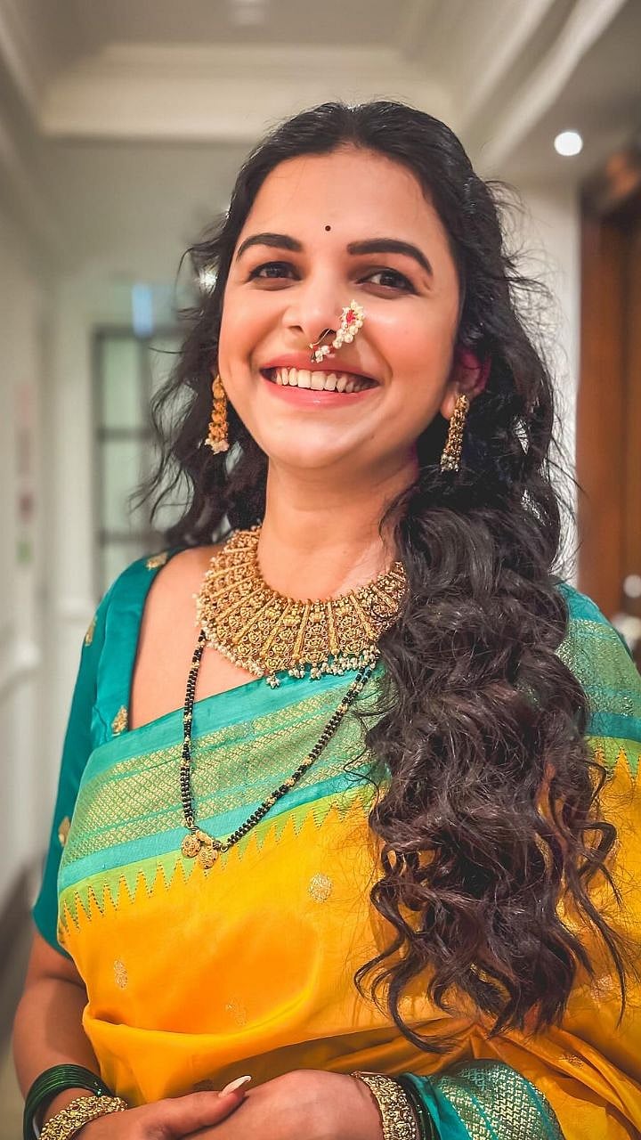 Mitali Mayekar: नाकात नथ, हातात चुडा, मिताली मयेकरचा महाराष्ट्रीयन लूक |marathi actress mitali ...