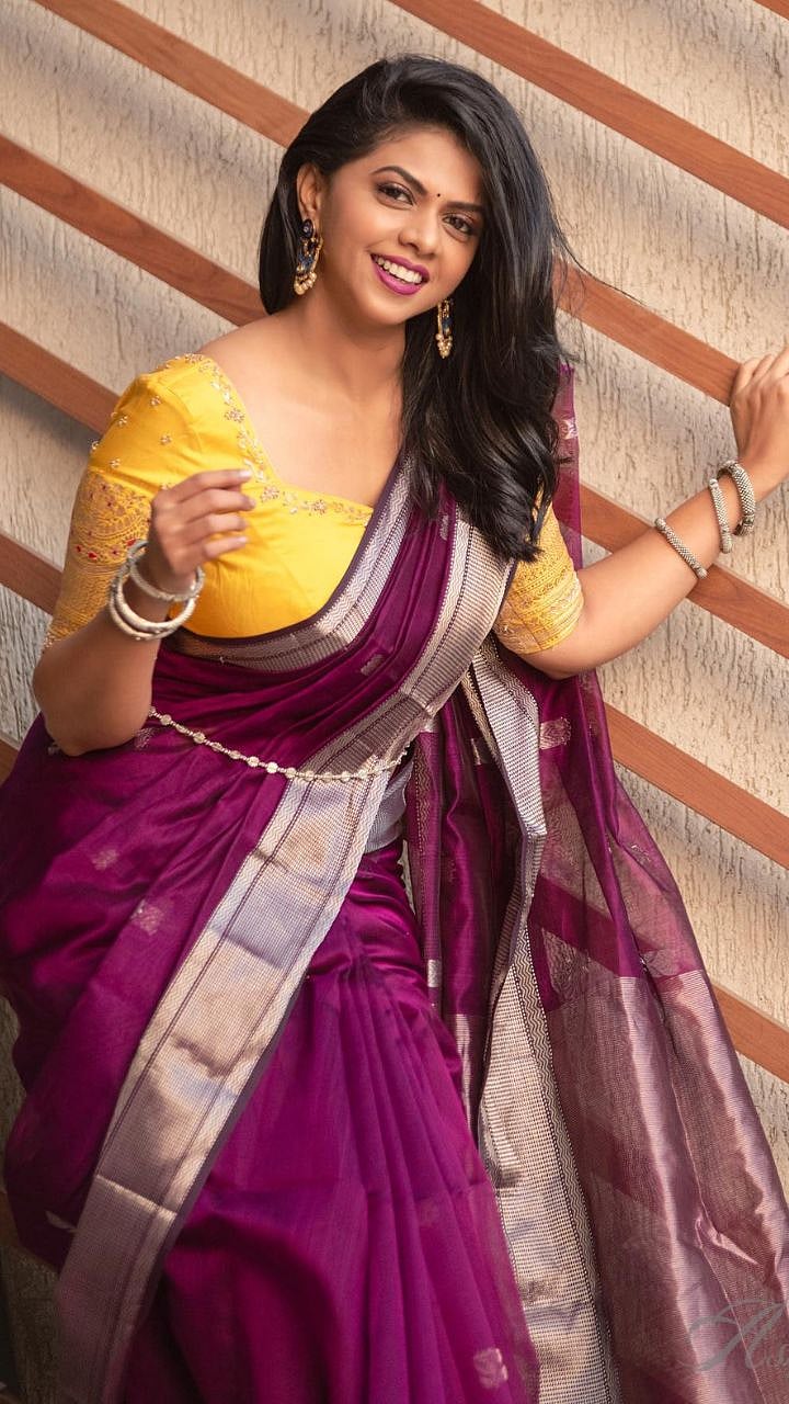 Rutuja Bagwe: परी म्हणू की सुंदरा! ऋतुजाचा जांभळ्या साडीतील मनमोहक ...