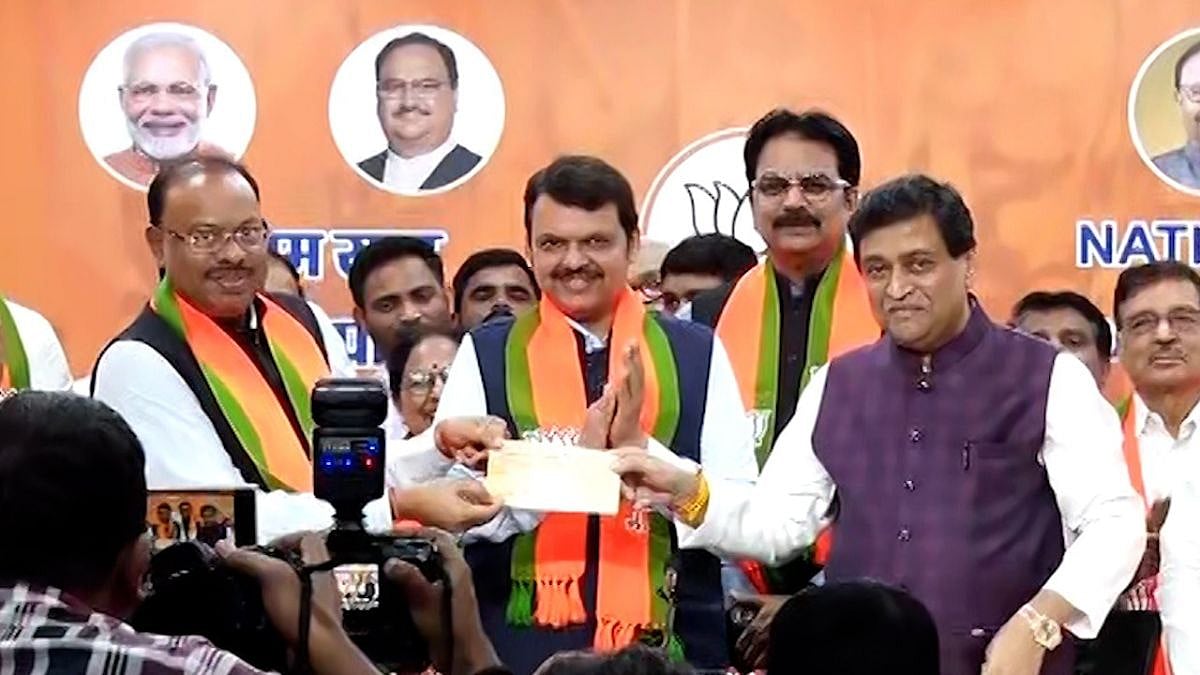 Ashok Chavan BJP Entry : अशोक चव्हाणांनी २० रुपये देऊन भाजपात केला ...