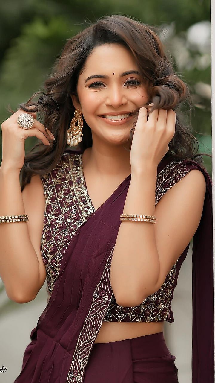 Anushka Sarkate: तुझ्या राजस सौंदर्याचे दर्शन होताच नटलेली चांदणी विधूर ...