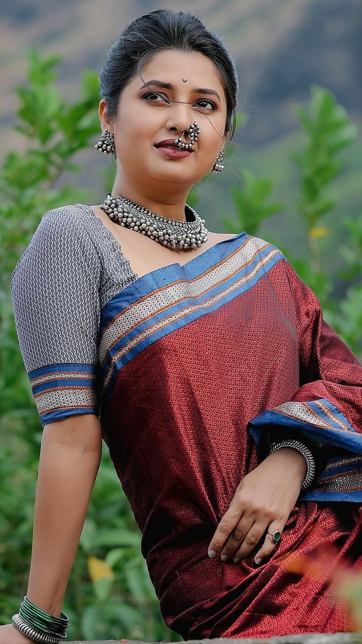 Prajakta Mali: कपाळी चंद्रकोर, नथ आहे नाकी, अन् प्राजक्ता नाजुकशी ...