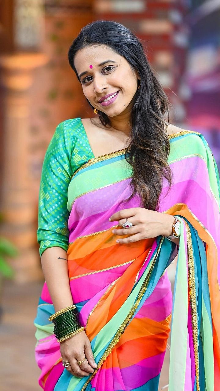 Shreya Bugde: कॉमेडी क्वीन श्रेयाचा कलरफुल लूक पाहिलात का? |marathi ...