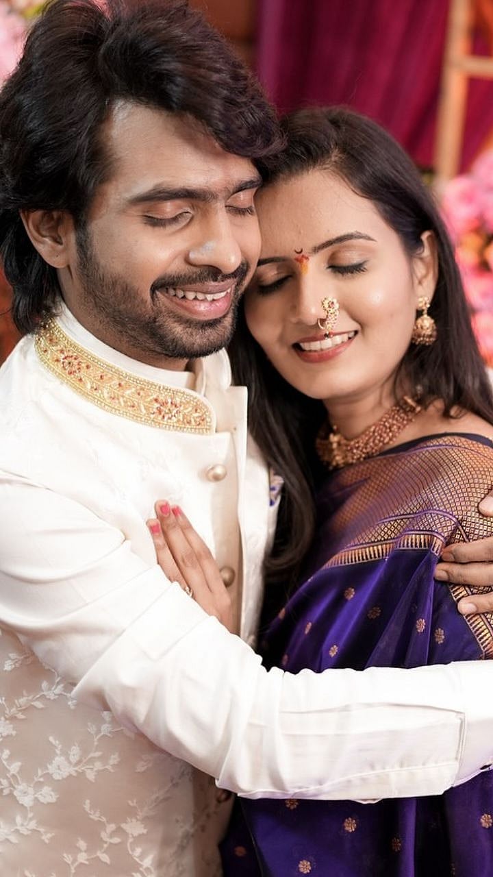 Prathamesh- Kshitija Engagement Photos | 'व्हॅलेंटाईन्स डे'च्या ...