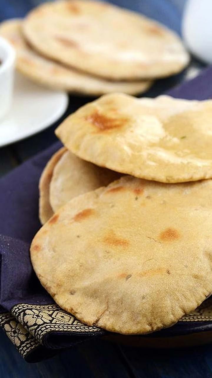 तुम्हीही चपाती बनवल्यानंतर त्या कडक होतात, तर 'या' चुका करणे टाळा|how ...