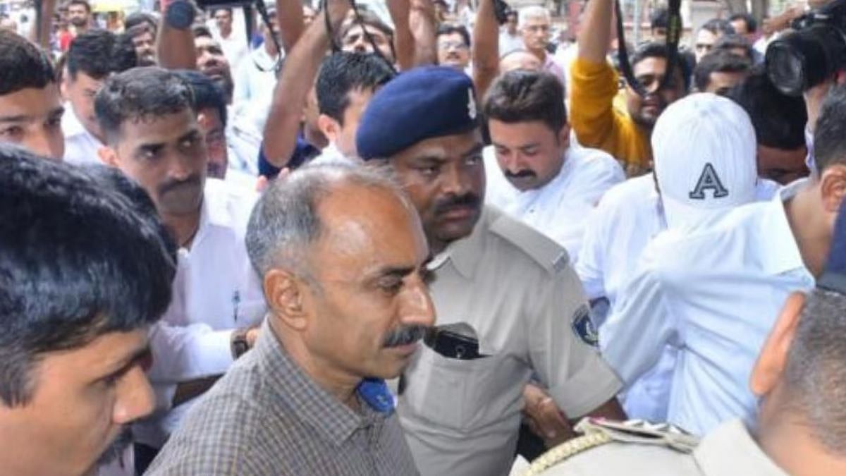 Sanjeev Bhatt : माजी IPS अधिकारी संजीव भट्ट यांना २० वर्षांची शिक्षा ...