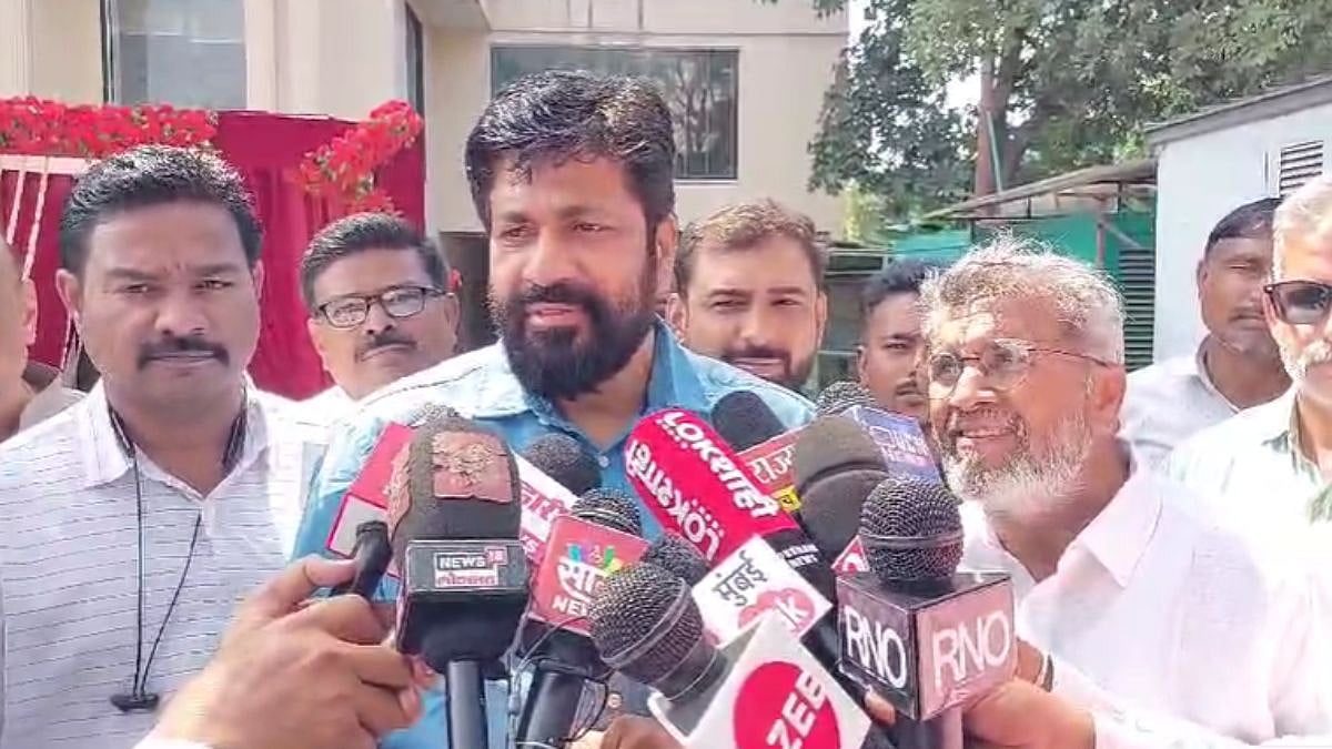 Bachhu Kadu : 'त्यांचं अंतर्मन भाजपचंच...', नवनीत राणांच्या पक्ष ...