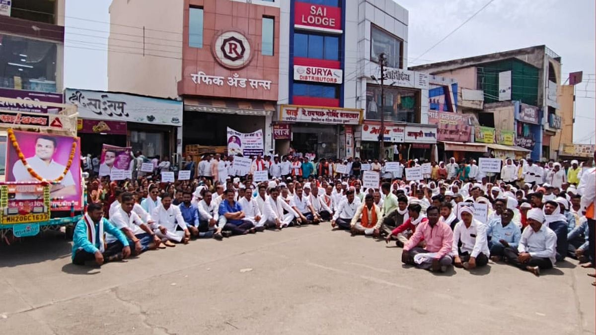 Hingoli I Morcha I कृषी पर्यवेक्षक राजेश कोल्हाळ यांच्या मारेक-यांना ...
