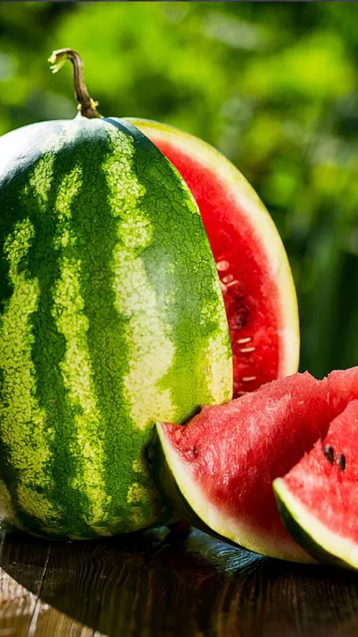 Watermelon Benefits : लालबुंद कलिंगड खाण्याचे आरोग्यासाठी आश्चर्यकारक ...