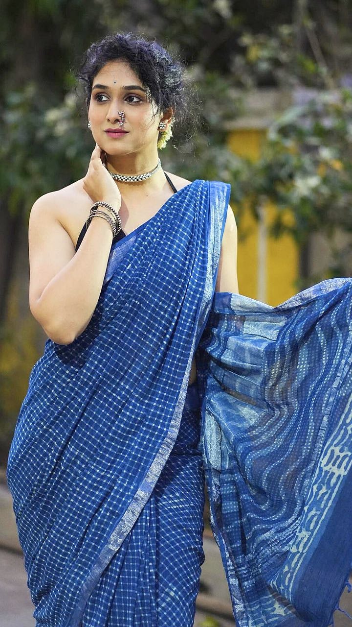 Priyadarshini Indalkar: अग तू हसलीस अन् चाहत्यांच्या मनातच बसलीस ...