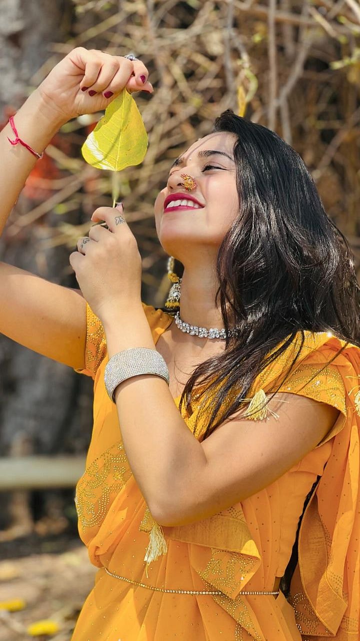 Rani Kumavat : झुमकावाली पोर राणीच्या आदांची दुनिया दिवाणी | jhumka ...