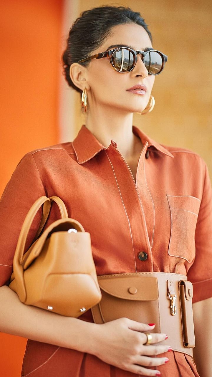 Sonam Kapoor: बॉलिवूडची ‘फॅशनिस्टा’ सोनम कपूरचा रॉयल लूक, फोटो चर्चेत ...