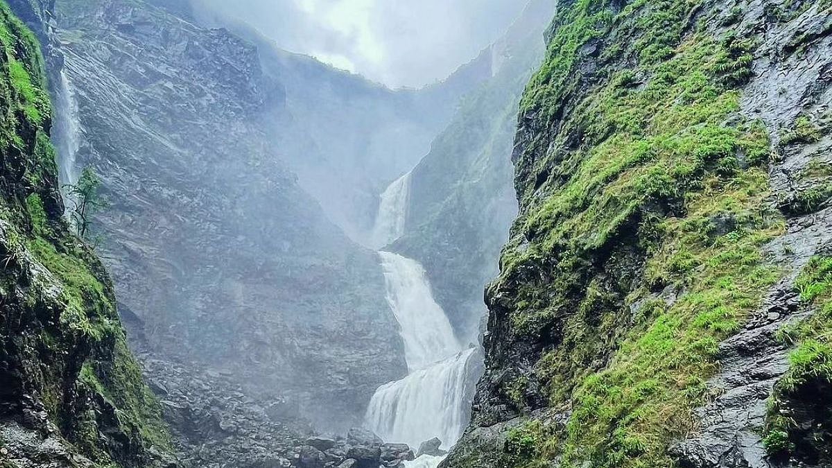 Mansoon Spot Near Junnar: हिरवी झाडी, फेसाळणारा धबधबा अन् निसर्गाने ...