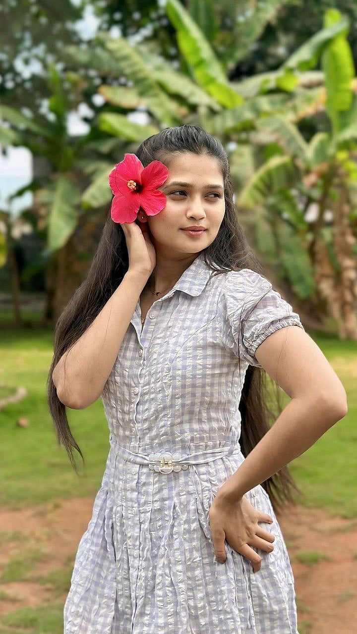 Lavani Dancer Gautami Patil Shared New Photos On Instagram | Saam Tv