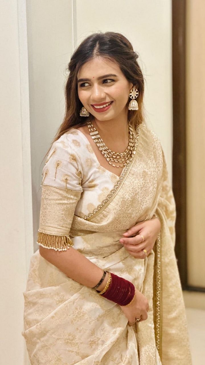 Sonali Sonawane : "काळजाच्या दारामंदी..."; सोनाली सोनावणेचा सोज्वळ लूक ...