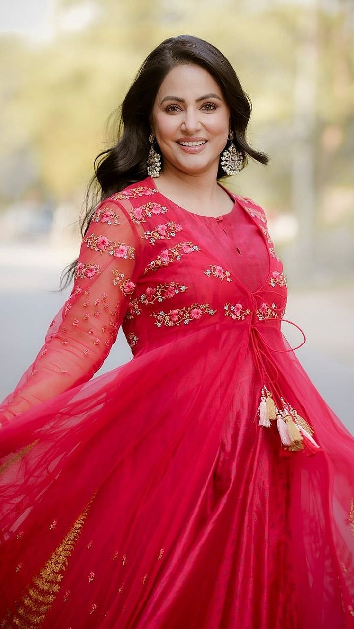 tv Actress Hina Khan Shared New Photos Looks Gorgeous in red Anarkali ...