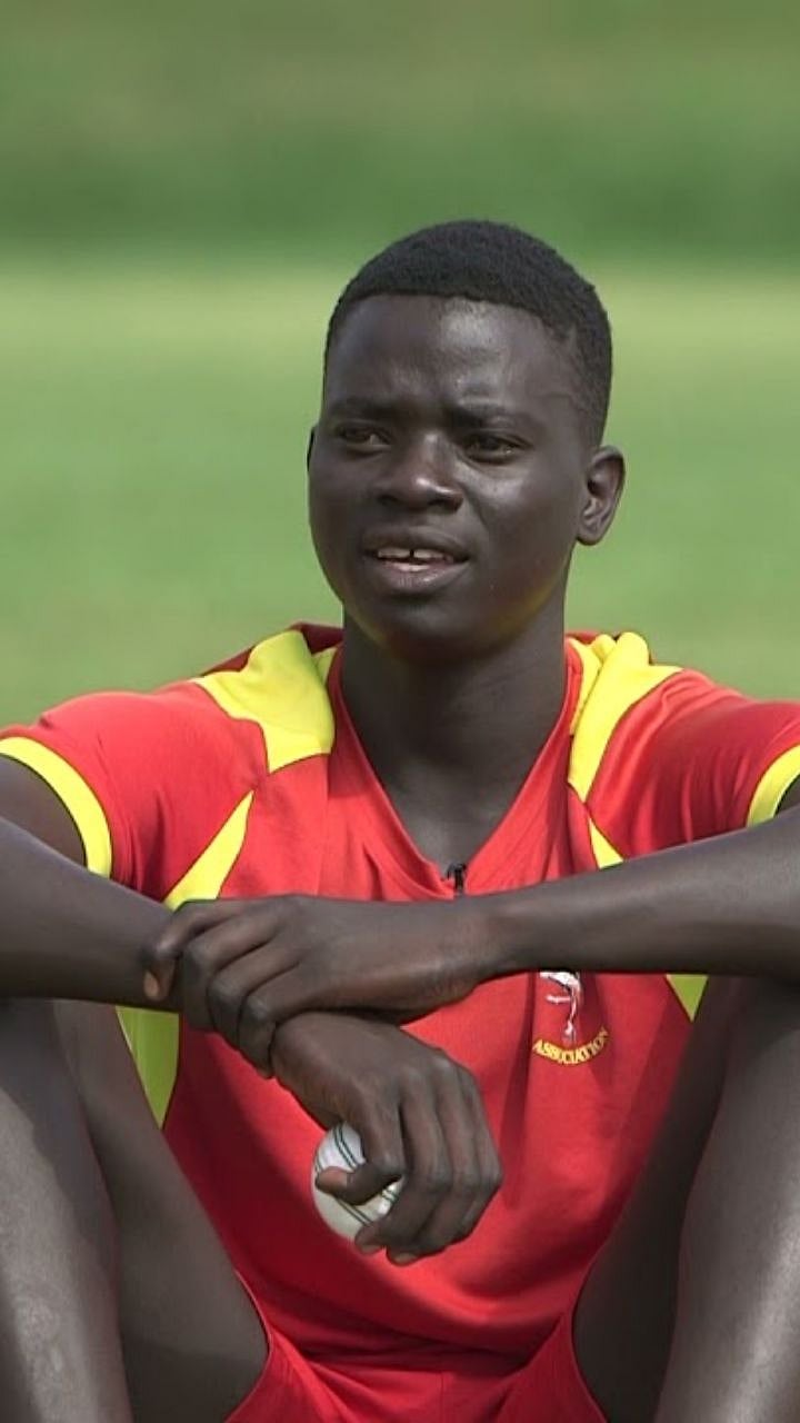 युगांडाच्या झोपडपट्टीत राहिला, आता टी -20 WC मध्ये फलंदाजांची उडवणार ...