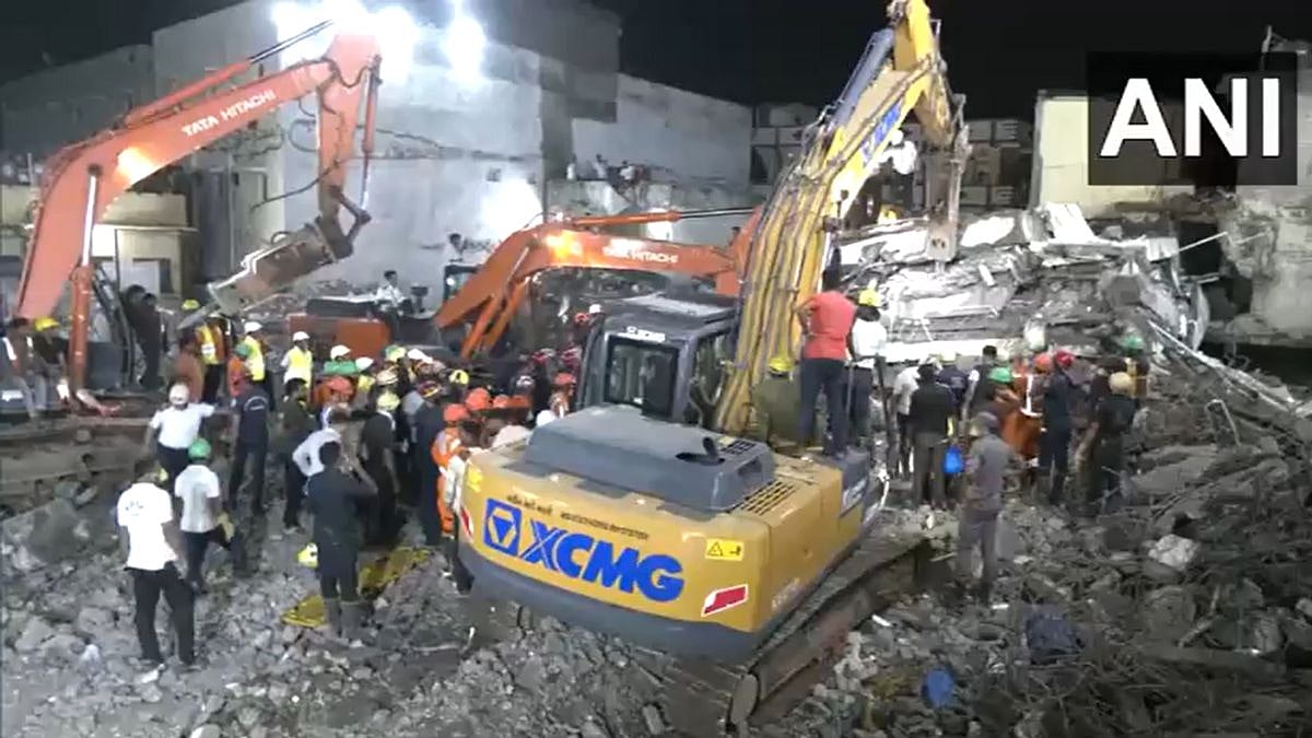 Surat Building Collapse : मोठी बातमी! सूरतमध्ये ६ मजली इमारत कोसळली ...