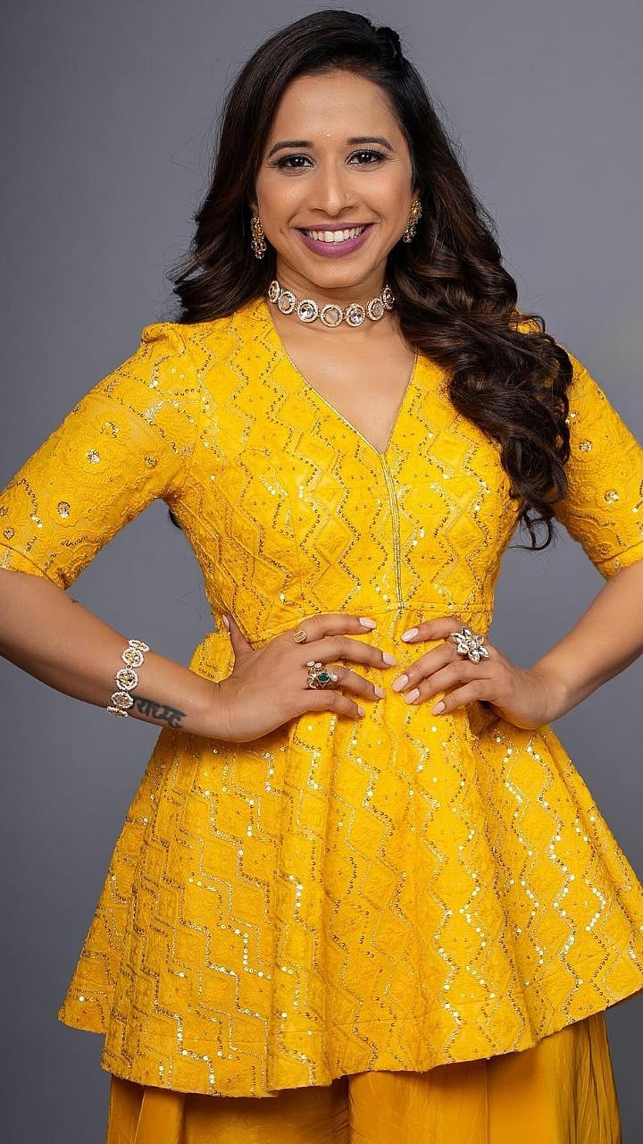 Shreya Bugde: इतकं सुंदर कुणी कसं असू शकतं...|chala hawa yeu dya fame ...